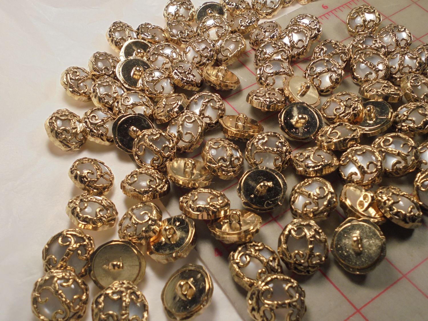 10 Medium Vintage Pearlized Wht Shank Buttons Symetrical Golden ...