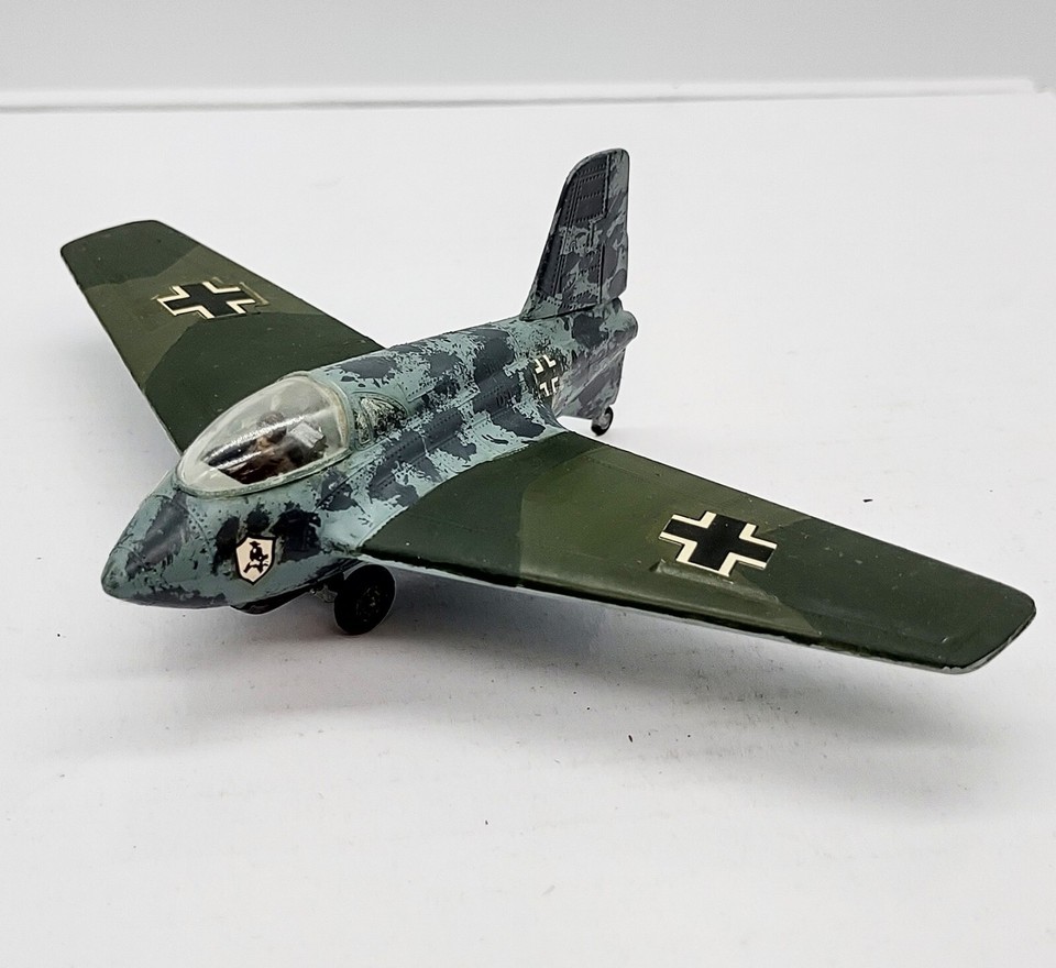 1:72 Scale Built Plastic Model Airplane WWII German Komet Me-163b Jet ...