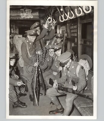 RARE Soldiers Take Subway Ride GRAND CENTRAL STATION Train WW2 1939 ...