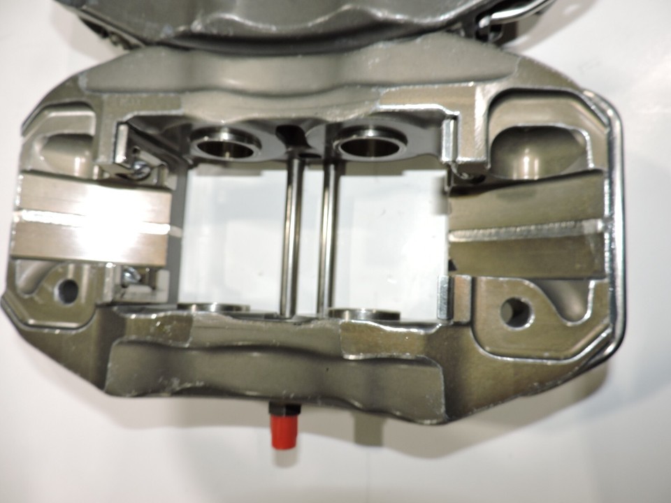 Alcon 4 Piston 32MM/32MM Radial Mount Rear Brake Calipers Pistons ...