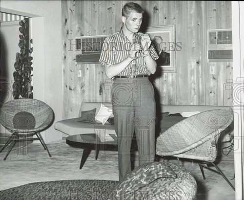 1959 Press Photo James J. Seitz handcuffed - lra64937 | eBay