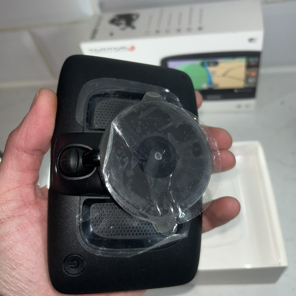 TomTom GO Basic 5 inch GPS Navigator 636926100410 | eBay.de