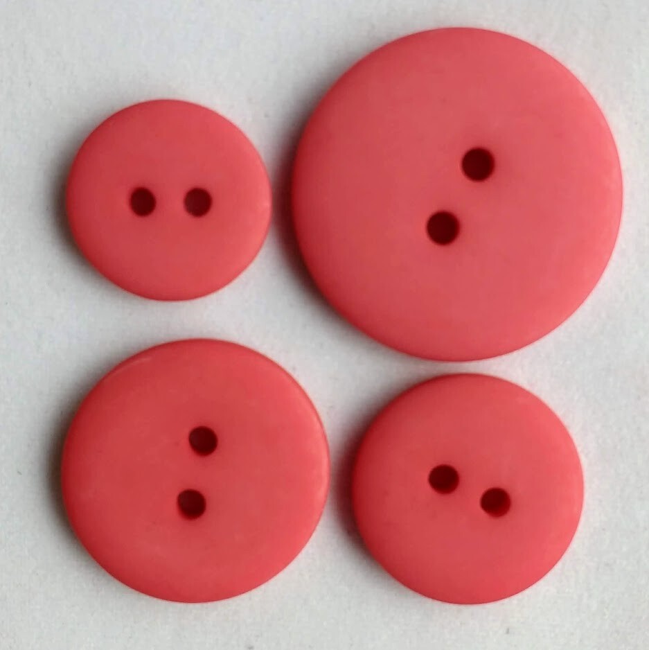 MATTE 15mm, 18mm, 20mm, 25mm, 30mm ROUND 2 HOLES PLASTIC BUTTONS | eBay UK