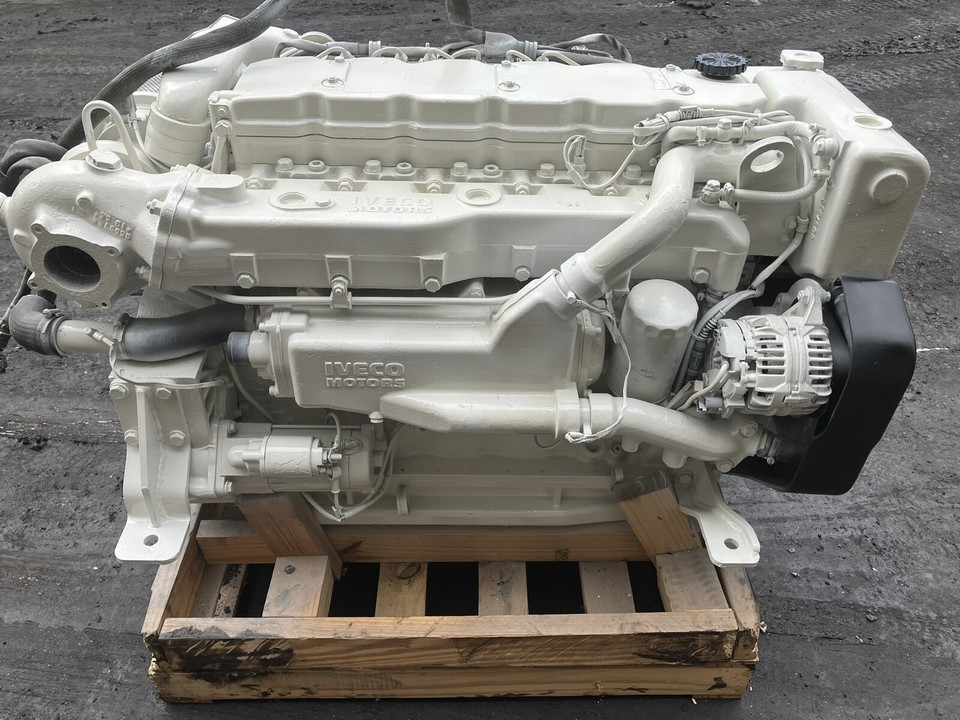 GOVERNMENT SURPLUS CUMMINS FPT N67 6.7 MARINE DIESEL ENGINE 450 HP | eBay