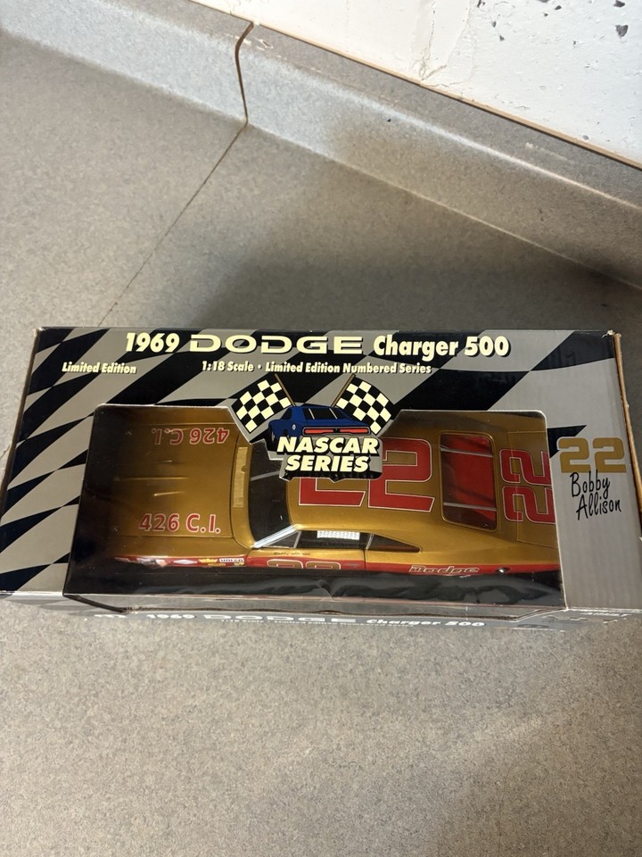 1969 Dodge Charger 500 Nascar Bobby Allison Mopar Diecast 1:18 Car ...