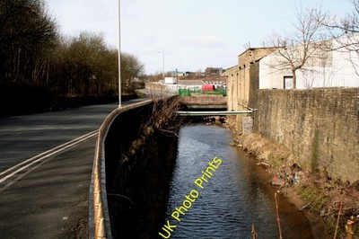 Photo A3 Colne: Colne Water Colne/SD8940 Looking downstream from Green ...