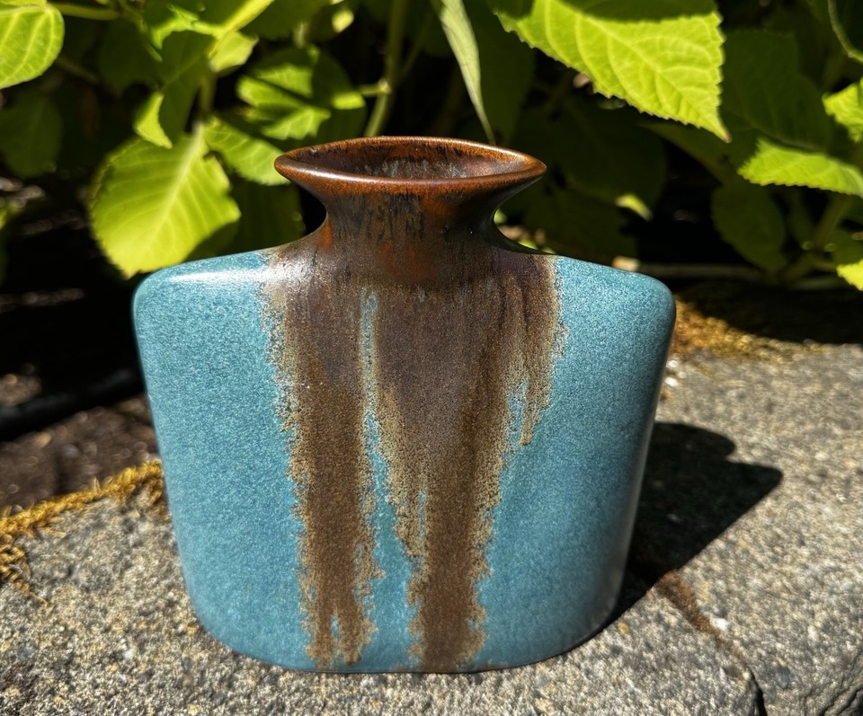 Douglas Ferguson Pottery Signed Blue Vase Drip Glaze. Pigeon Forge? Ex ...