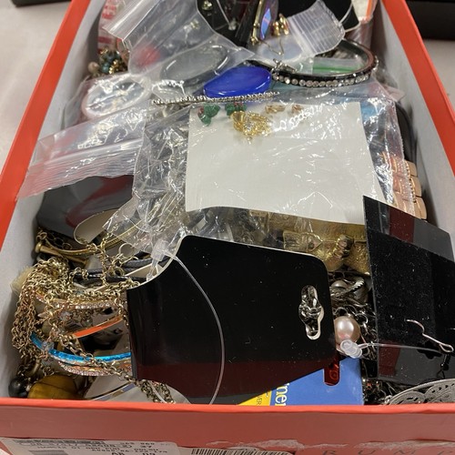 6 Lb Box Assorted Jewelry Lot Modern Arts & Crafts Wearable Necklace ...