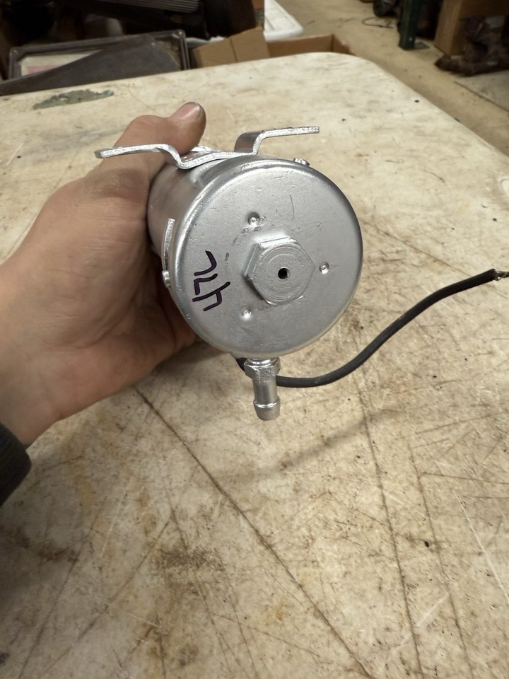 Bendix style FUEL PUMP 6V with spring loaded valve - Hot Rod Flathead ...