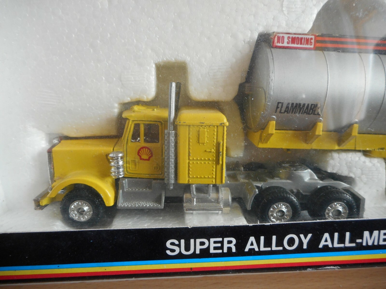 Playart / Shinsei Mini Power Kenworth + Trailer in Yellow/Grey on 1:64 ...