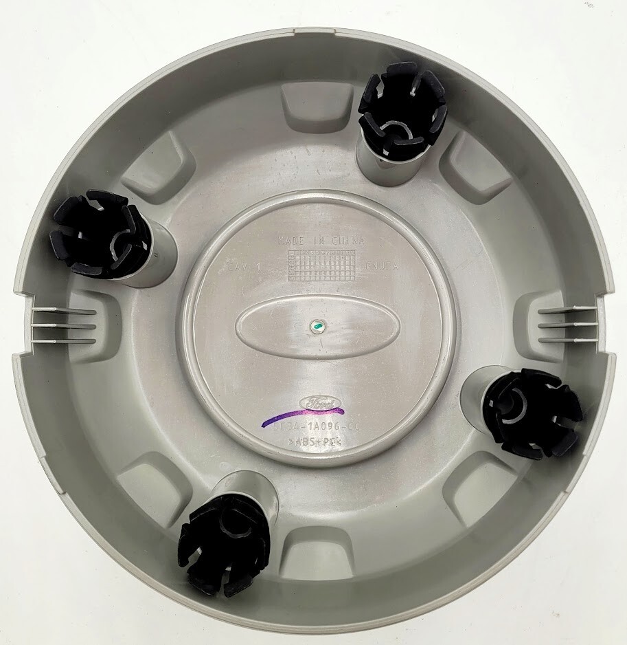 OEM 2005-2016 Ford F250, F350 Super Duty Center Cap -Minor Marks- 5C34 ...