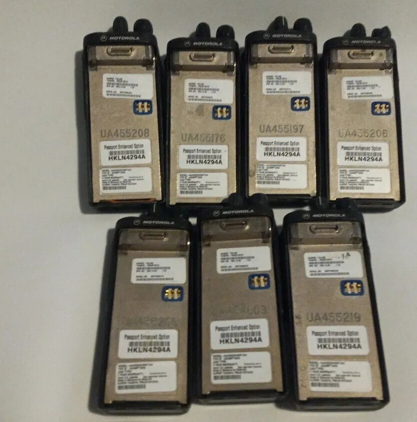 Lot 8 Motorola HT1250LS+ 450-520MHz UHF 4W Two Way Radio AAH25SDH9DP7AN ...