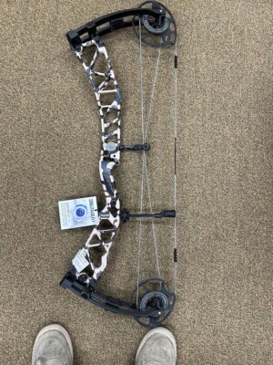 Elite Envision Bow RH Vuni Camo 65 LBS | eBay