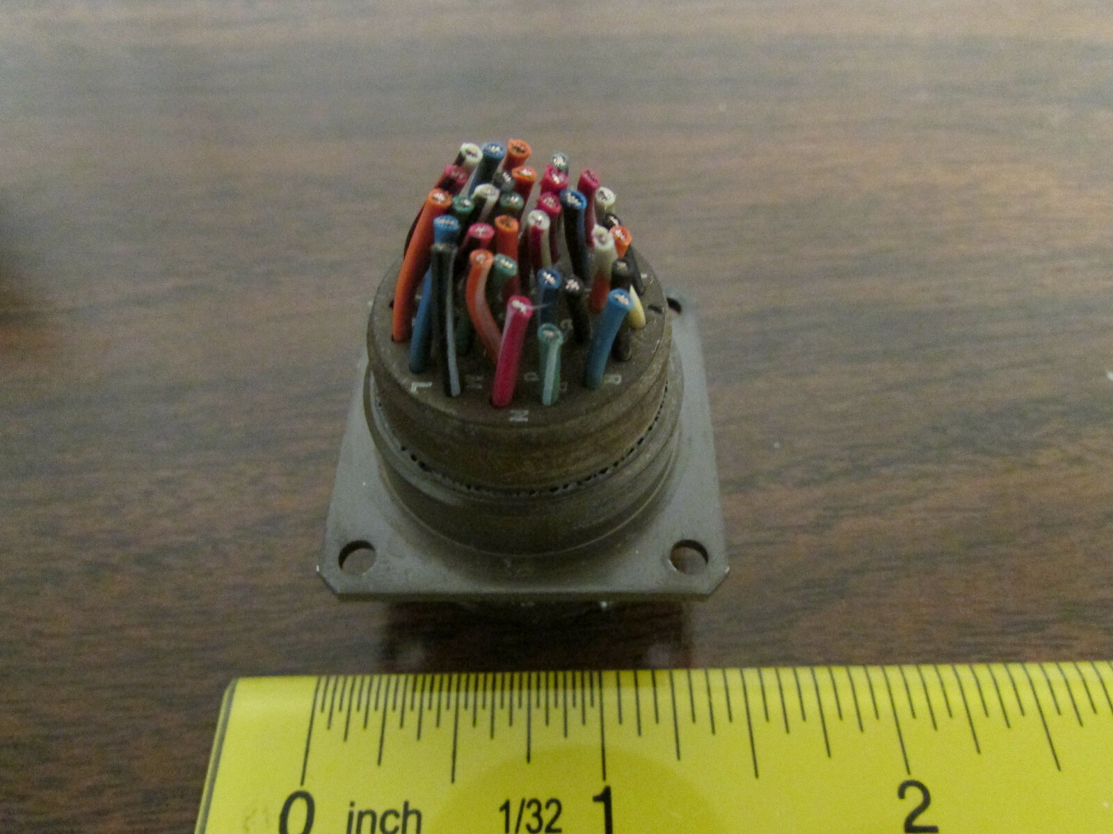 Burndy MS3122E18-32P Circular Connector Male 32-Pin Panel Square Flange ...