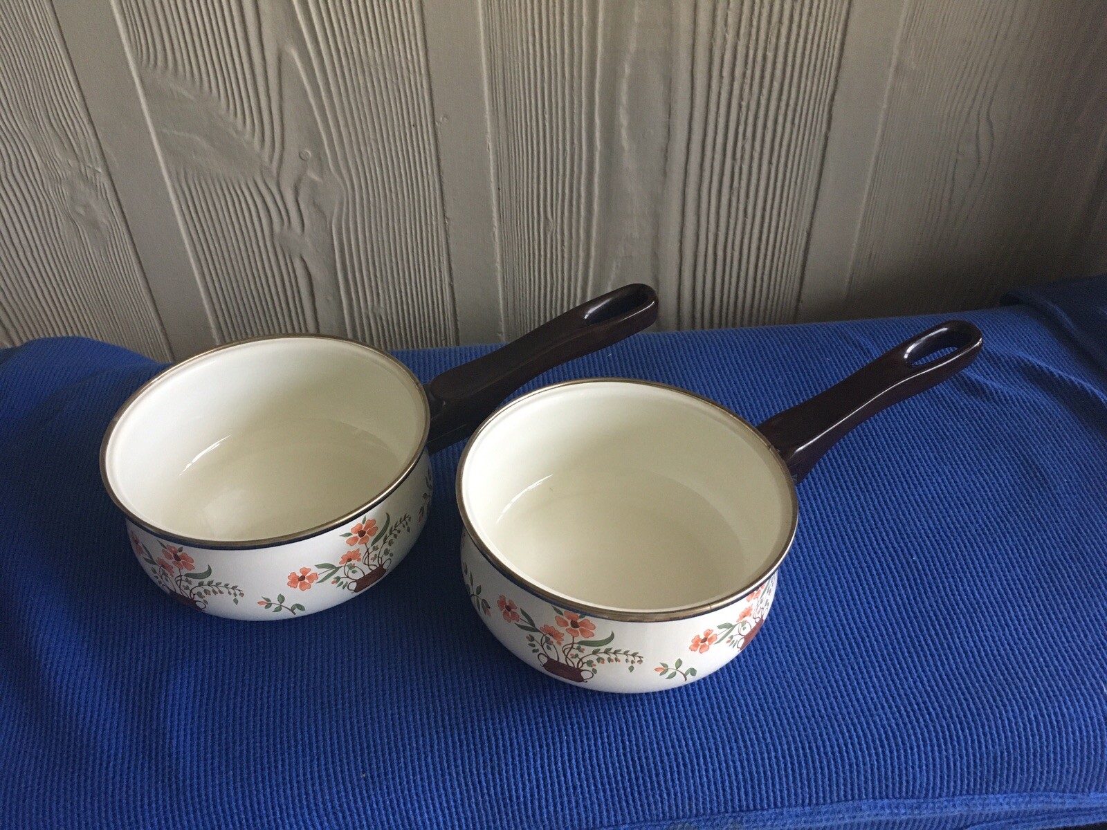 Retro 2 x “Countryside Collection” Enamelware Saucepans - Made in Spain ...