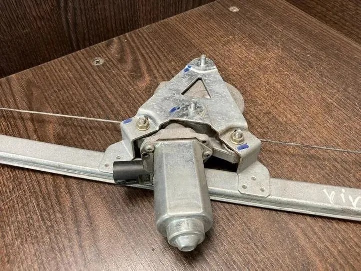 OPEL VIVARO Combi Front Left Door Window Regulator 7700311821 91165705 ...