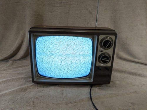 Vintage RCA TV Model AXR 121W Wood Grain Television March 1984 Working ...