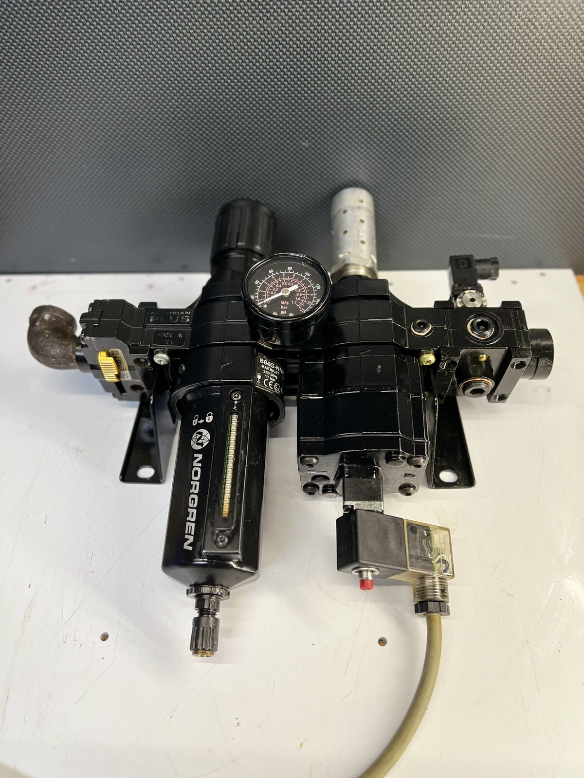 Norgren B64G-NNK-AD1-RMN Regulator W/ P64F-NAC-PFB Soft Start/ Dump ...