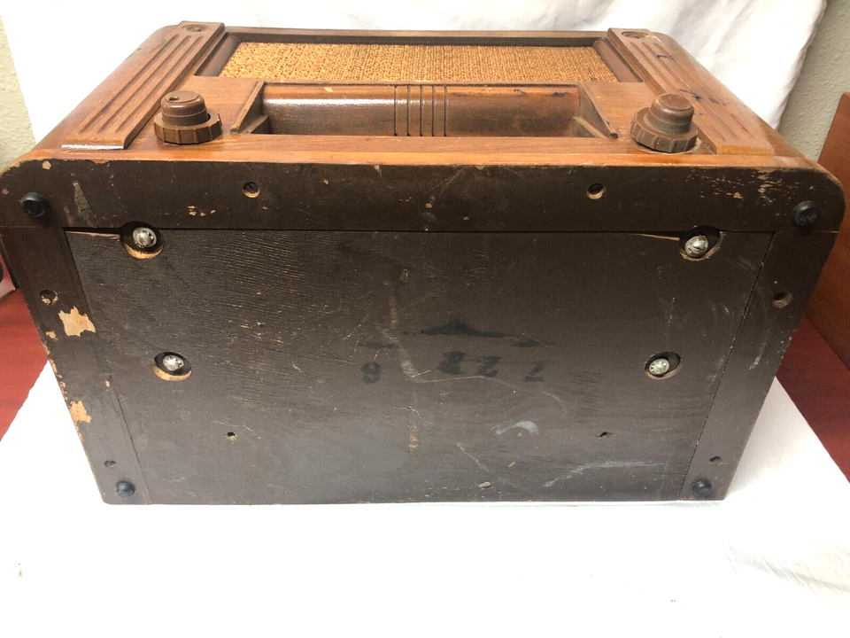 ANTIQUE VINTAGE RARE SILVERTONE MODEL 7226 Tube Radio FOR PARTS OR ...