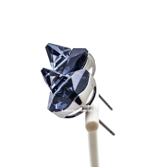 SWAROVSKI Ruthenium Pyramid cut crystal Black Chroma Stud Earrings ...