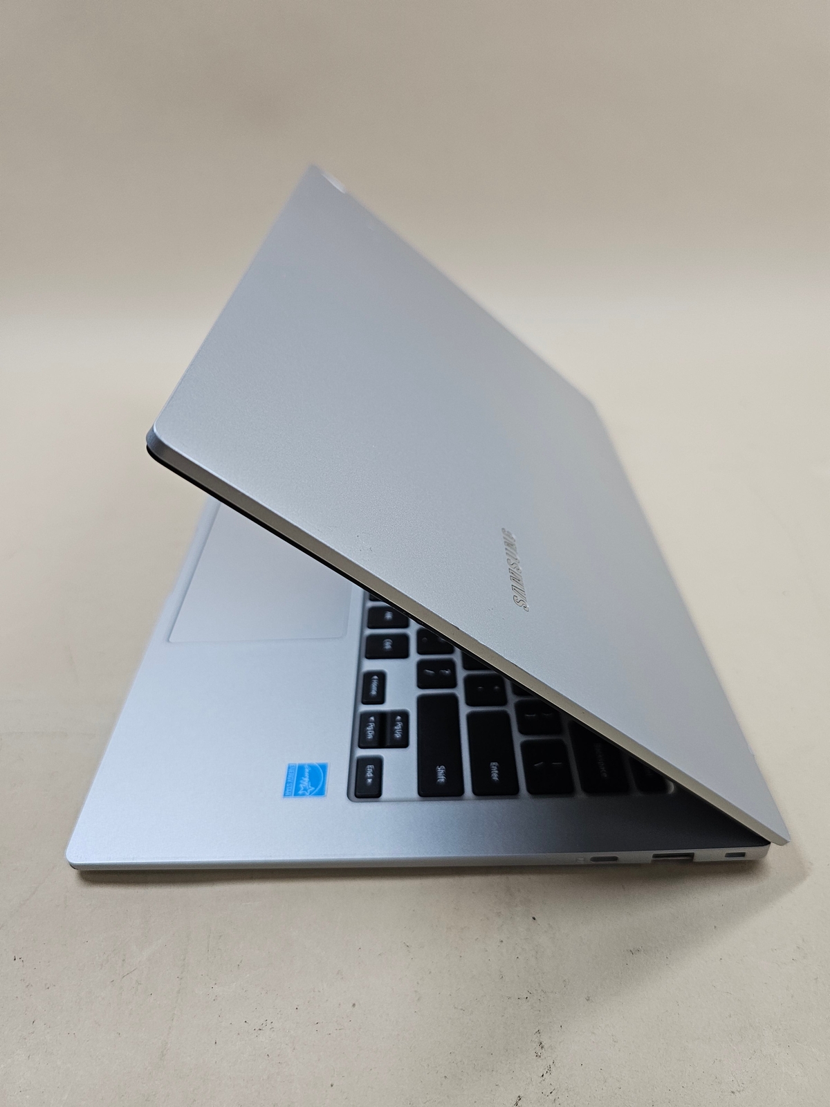 Samsung Galaxy Book Go np340xla 13" 7c Gen 2 2.55ghz 4GB RAM 64GB HDD ...