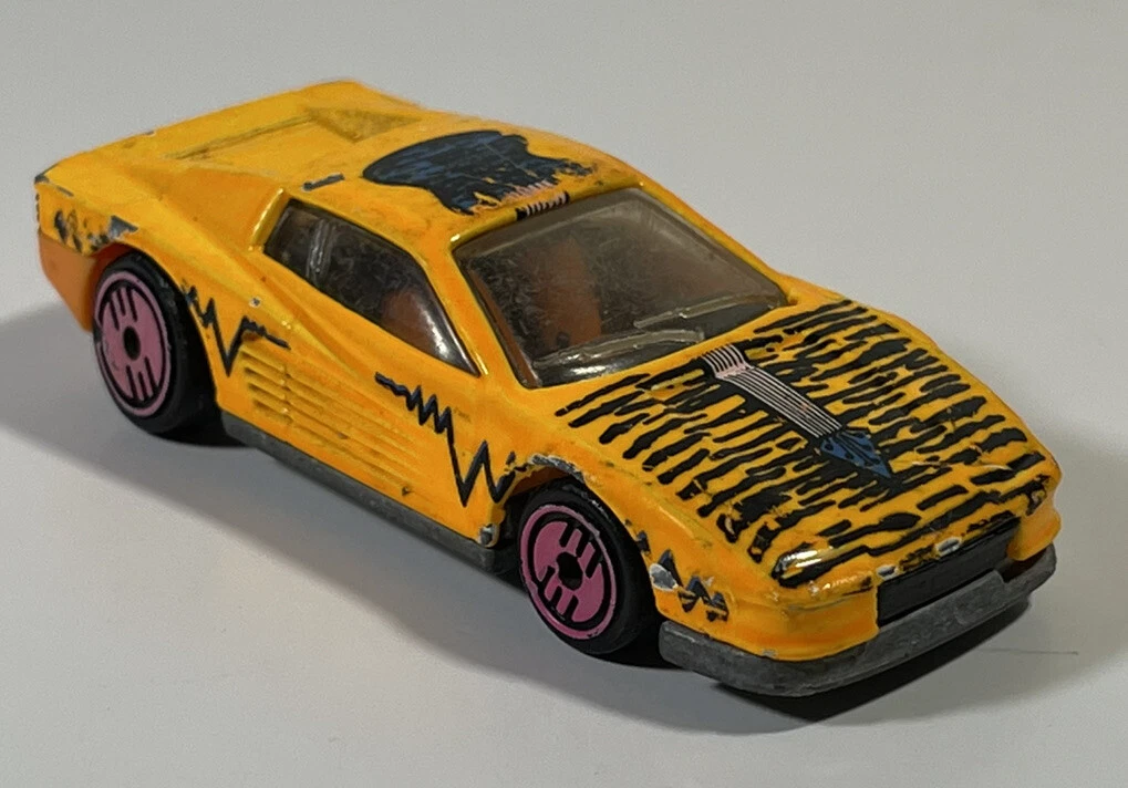 Ferrari Testarossa Red Micro Color Racers By HotWheels 1:87, 60% OFF