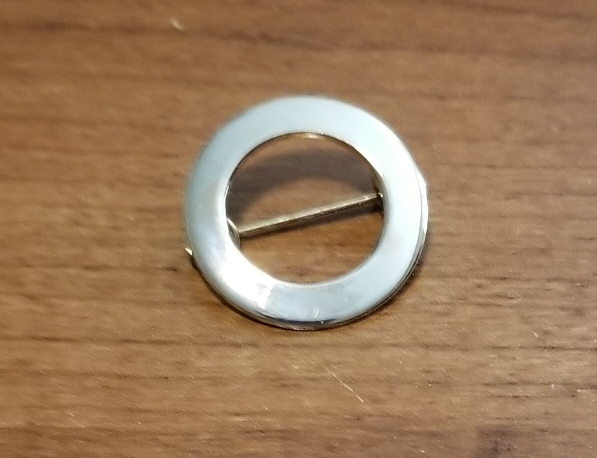 Vintage Gold Toned Small Round Pin--Simply Lovely! | eBay