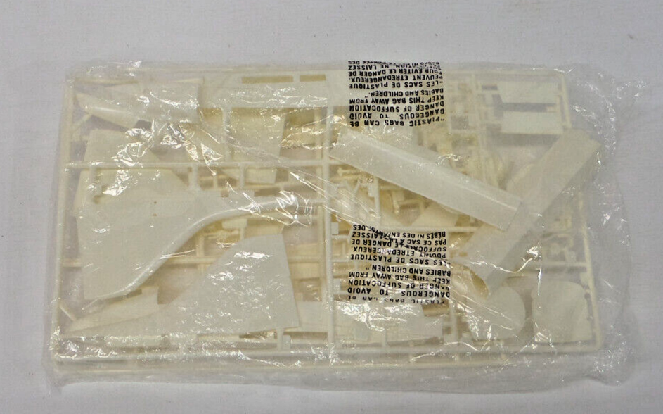 Launch tower/ space shuttle/boosters 1:144 scale Revell 4911 vintage ...