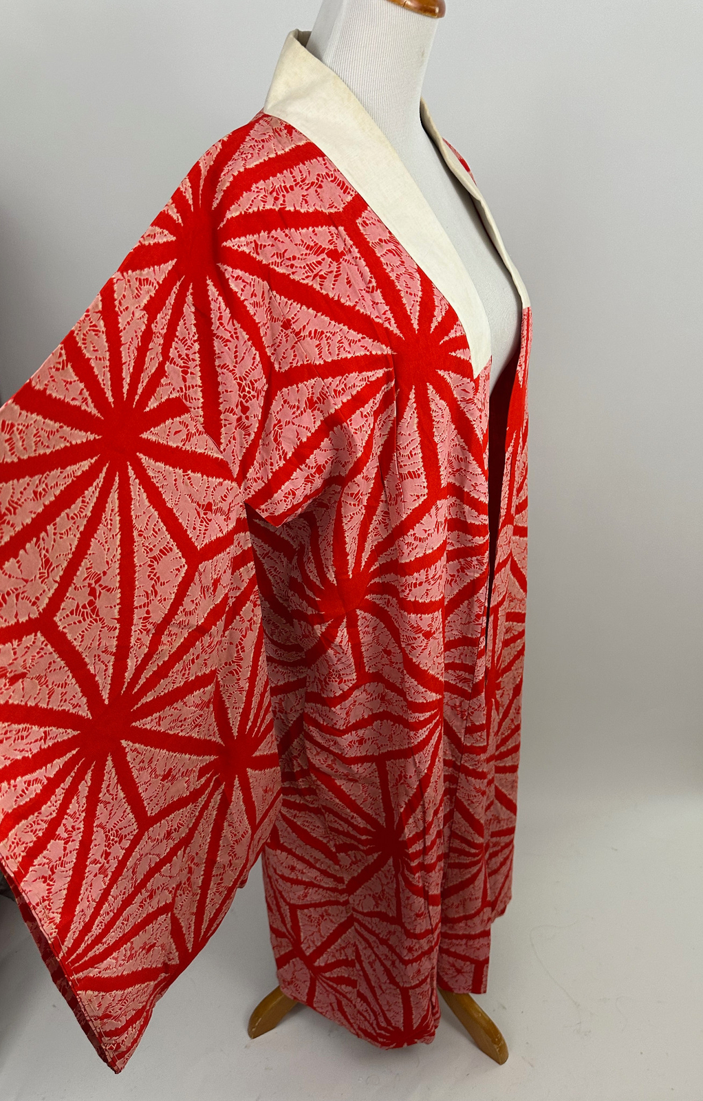 Red cotton SILK print Traditional Japanese Kimono - Gem