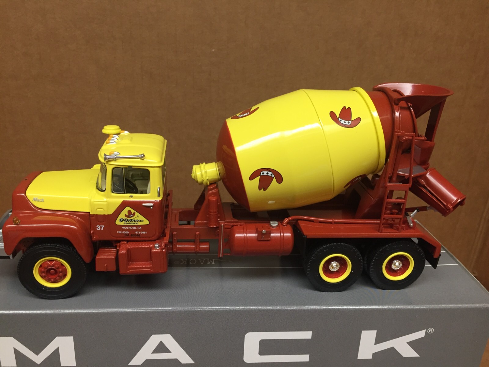 FIRST GEAR MACK R-MODEL CONCRETE CEMENT MIXER TRUCK BONANZA CONCRETE CO ...