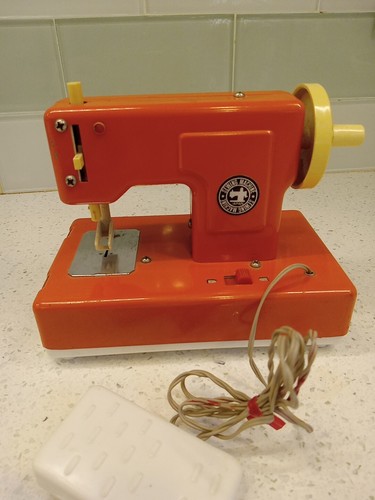 VTG Late 1970s Orange Battery Operated Toy Sewing Machine - Japan | eBay
