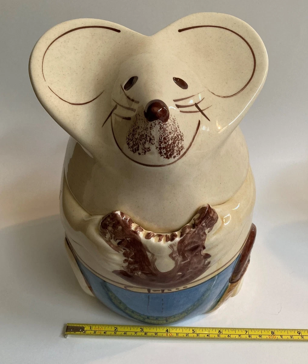 Mouse Eating Cookie