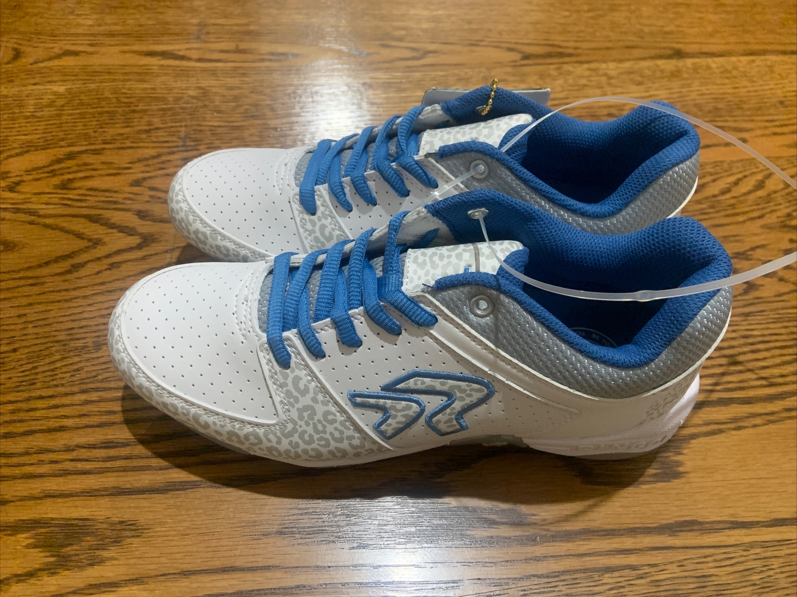 Ringor Rip-It Flite Spike Snow Leopard White Grey Women's Softball ...