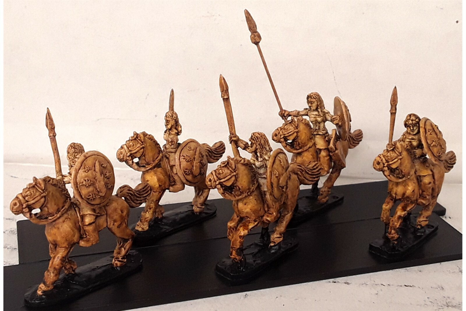 15mm Fantasy Amazon Cavalry with Spears & Shields on Horses (16 figures ...