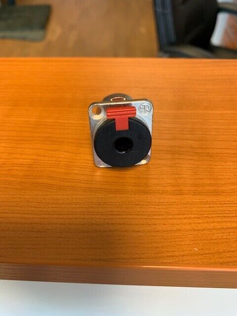 Neutrik NJ3FP6 lockable ratchet coupling in metal housing for ...