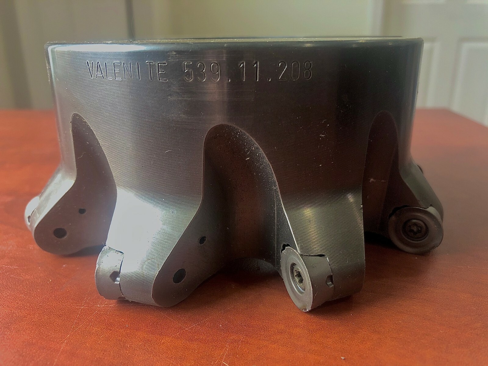 Valenite 6" Milling Cutter with 2" bore 539.11.203 incl. 9 round ...