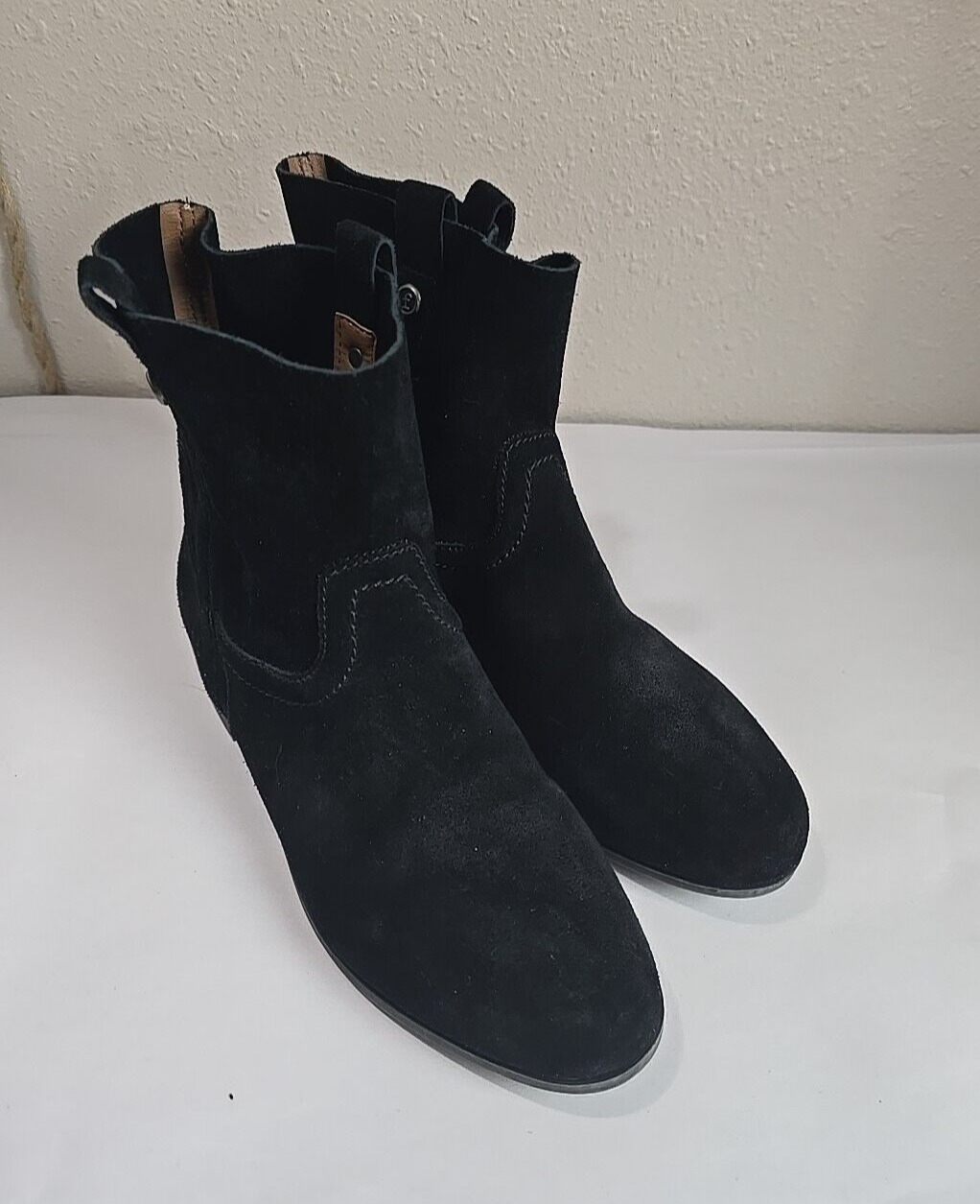Frye & Co Sarah Shortie Black Suede Pull On Ankle Booties Womens Size ...