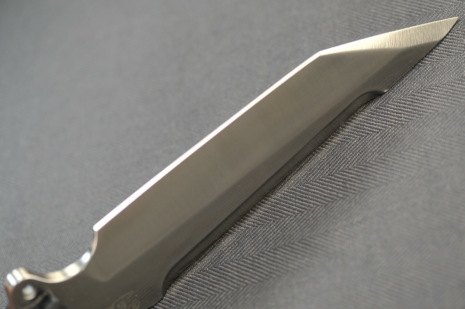 Busse Custom Force One .224" Satin INFI Blade Black G10 G-rexed ...