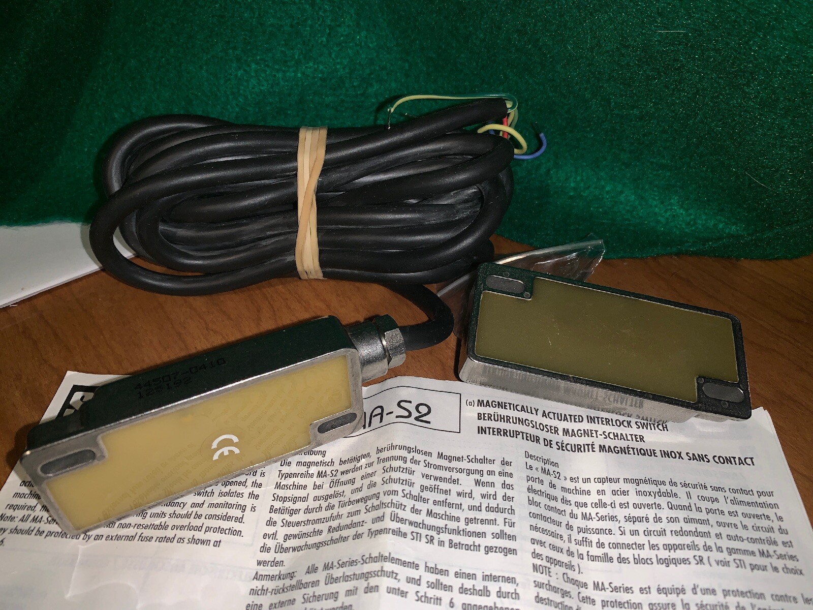 STI. MA-S2 Magnetic Actuated Interlock Switch. Rep Sample. New Out of ...