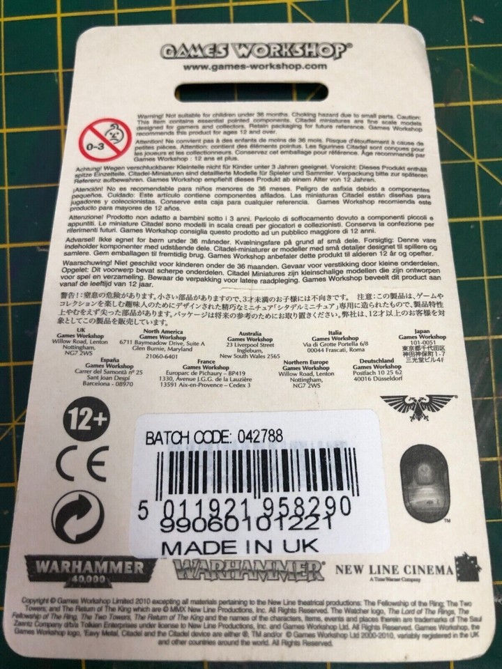 Games Workshop Warhammer 40k Salamanders Chaplain Xavier Salamander ...