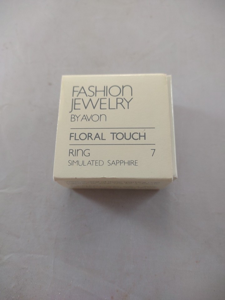 Vintage 1983 Avon Floral Touch Ring Flower w/Simulated Sapphire Size 7 ...
