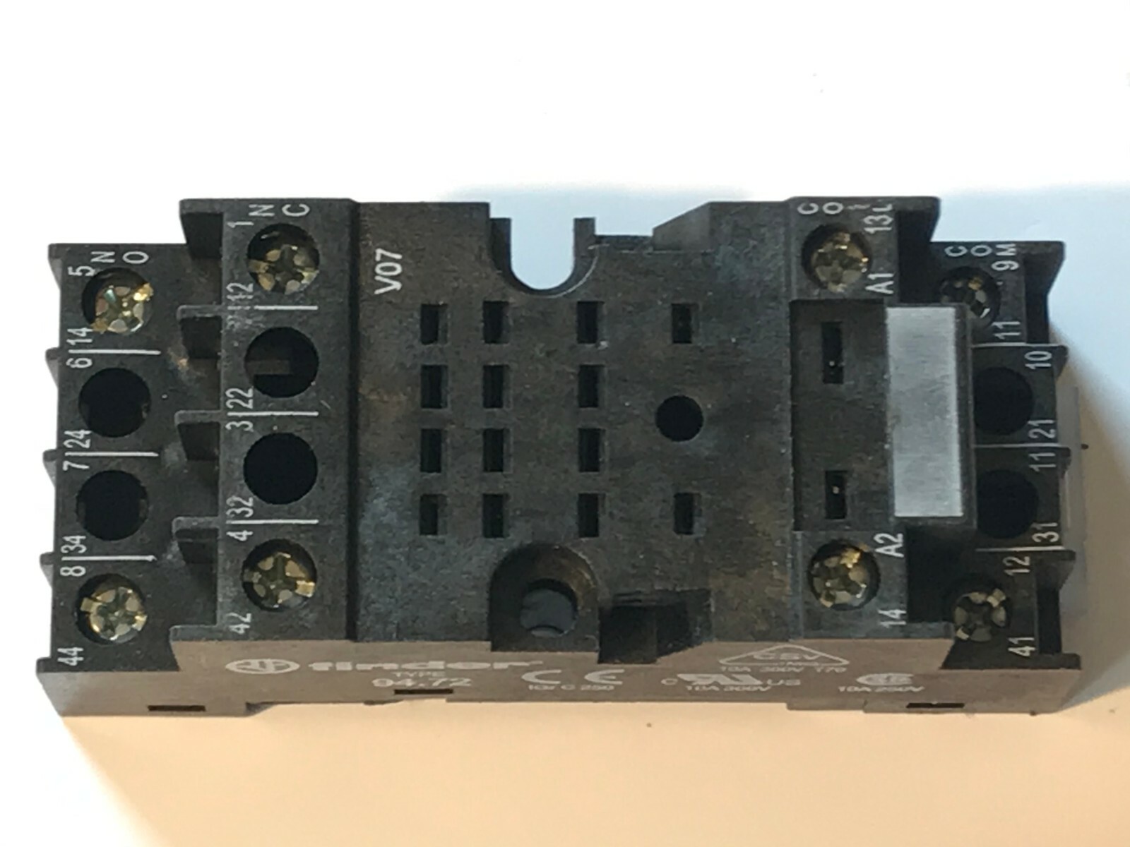 FINDER 94.72 DIN RAIL 14 PIN RELAY BASE SOCKET FOR TYPE 55 56 RELAYS ...