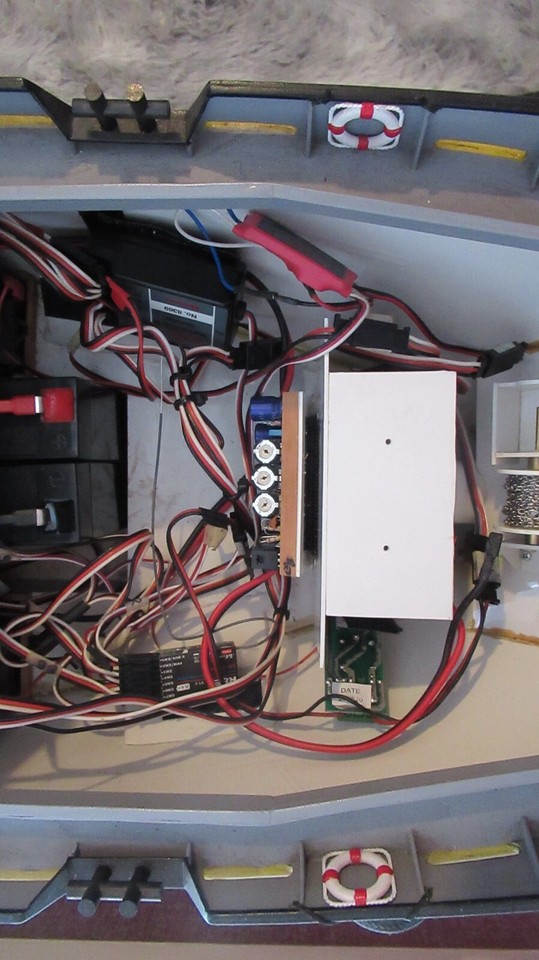 Happy Hunter Salvage Tug Boat 1:50 Krick Robbe RC Model 4005697011069 ...