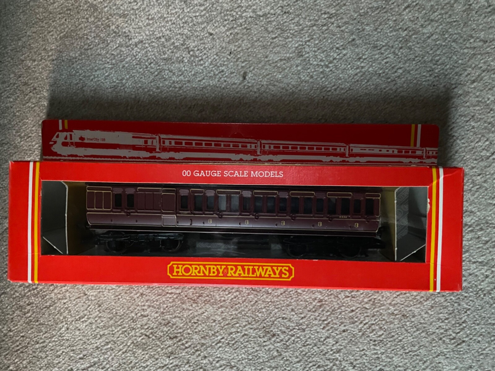 Hornby OO Gauge R384 Composite and R385 Brake LMS Clerestory Coaches ...