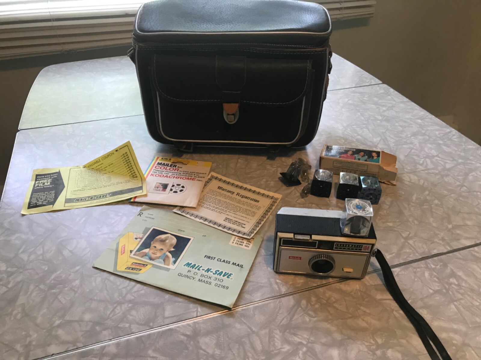 Instamatic Camera 104, Kodak, vintage/retro, w/flash cubes/ vintage ...
