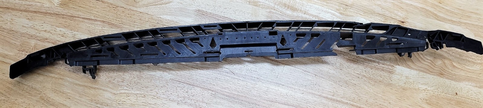 Porsche Cayenne [9Y0805241B] Crossmember Radiator Shutter Bracket (2019 ...