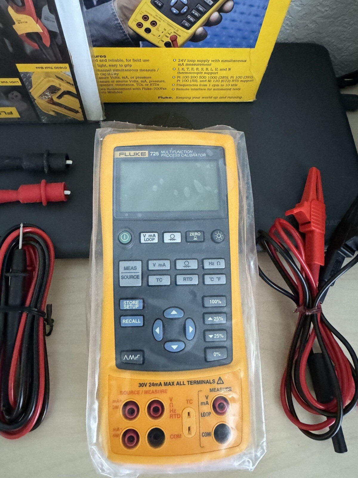 Fluke 725 Multifunction Process Calibrator W / Leads/(NEW FACTORY BOX ...