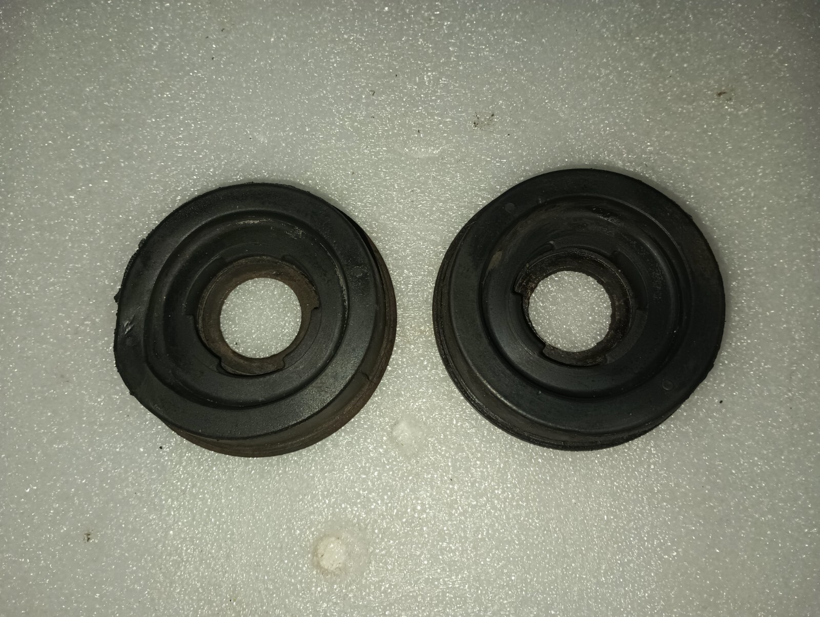 2005-2018 OEM LEXUS & TOYOTA STOPPER FRONT BODY SUSPENSION MOUNT 52213 ...