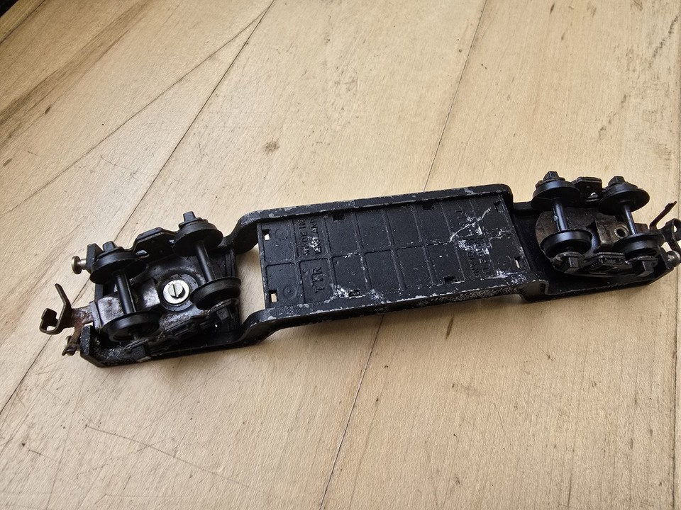 TRIX TWIN 2 RAIL OO GAUGE BLACK BOGIE WELTROL WH WAGON DIECAST METAL ...