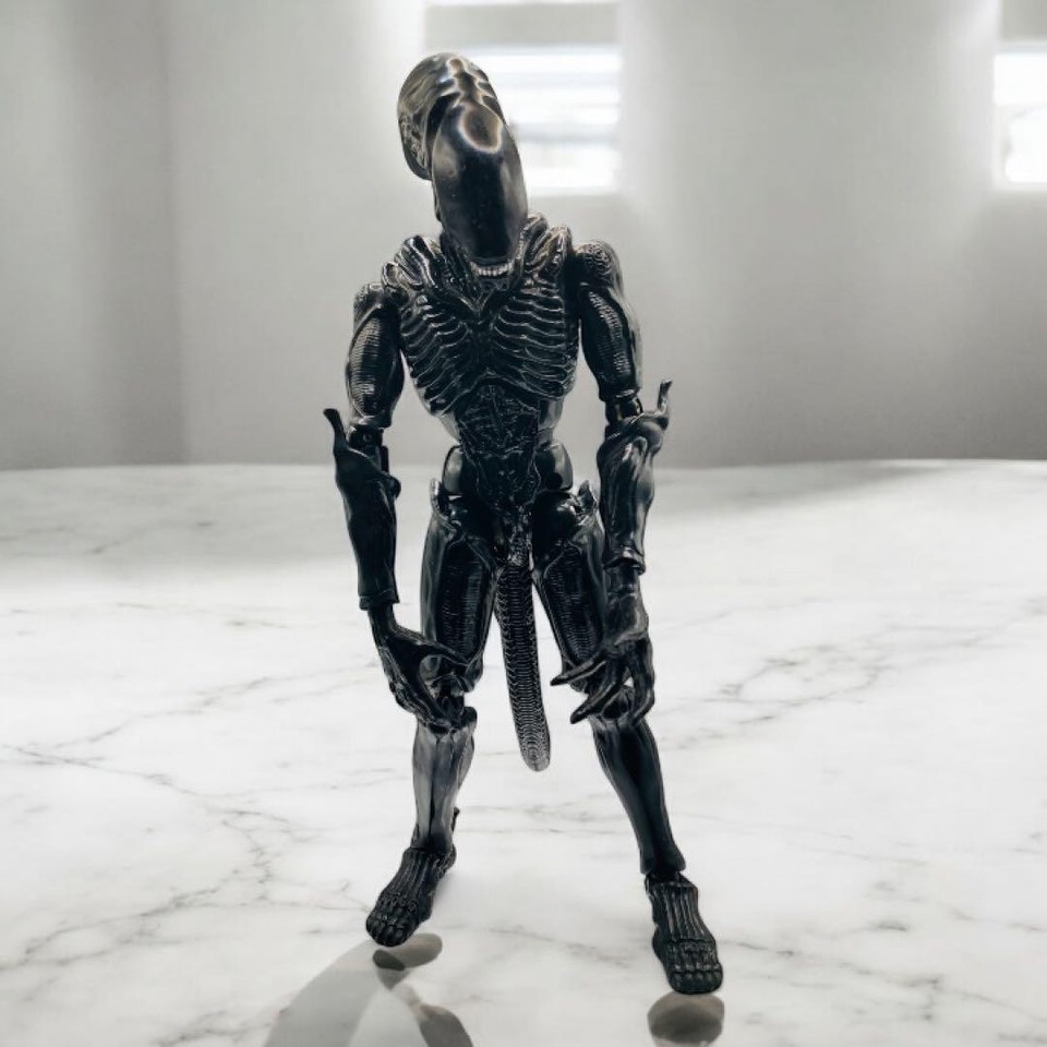 Medicom Toy Real Action Heroes Alien Figure #0b61f6 | eBay